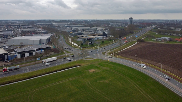 Hier komt de eerste 'McWiet' van Nederland: drive-throughs voor joint ...