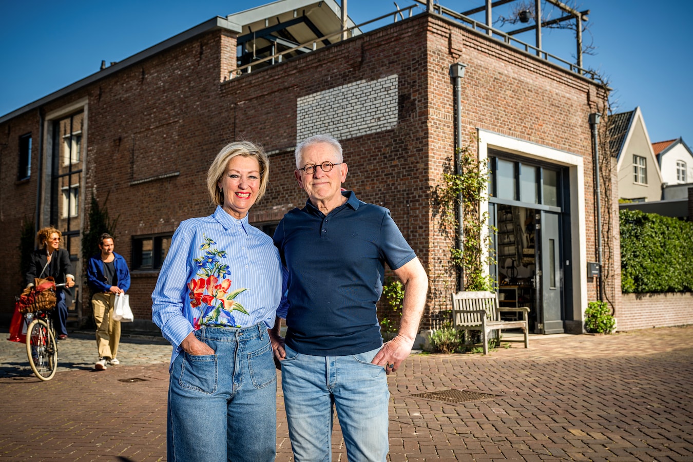 Reinout stopte met zijn kantoorbaan en bouwde zijn huis helemaal zelf ...