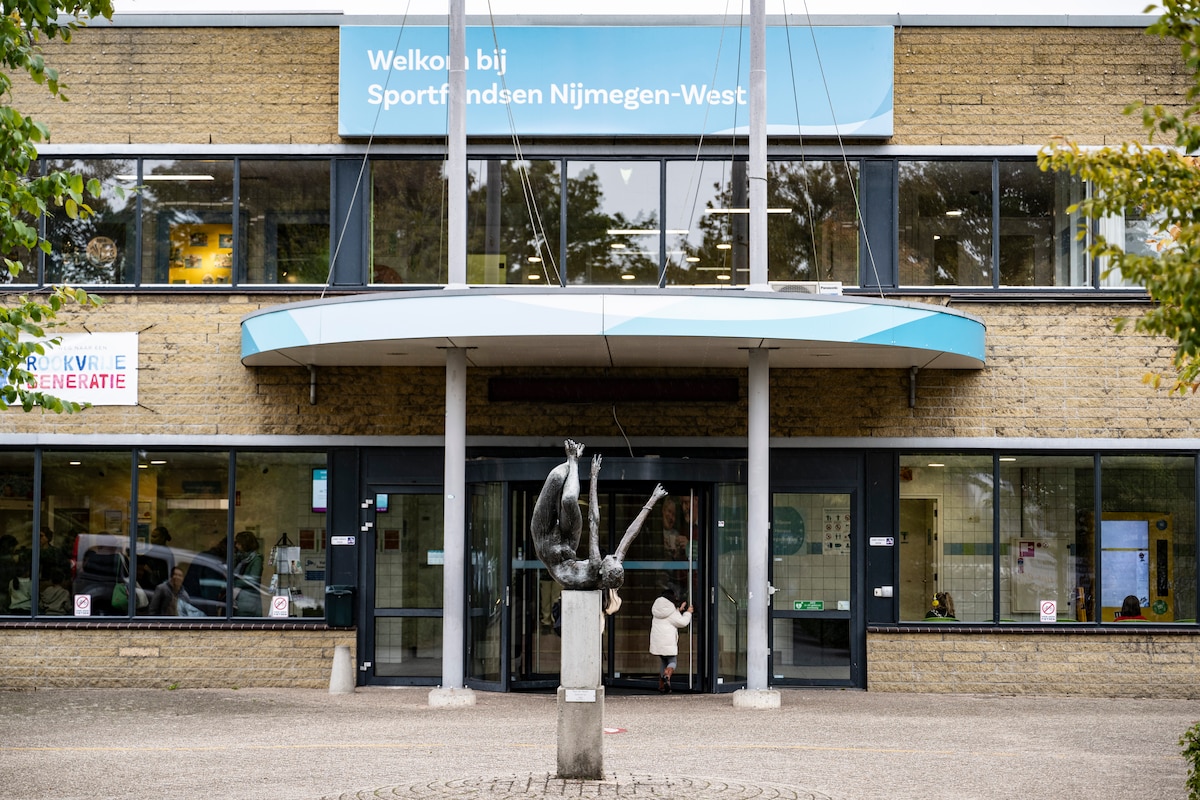 Zwembad West deze zondag open. Water is weer op juiste temperatuur ...