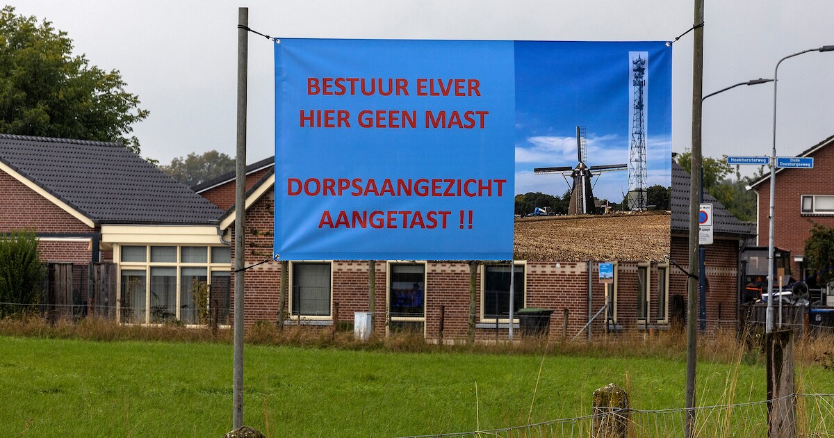 Protestborden ontsieren open dag Elver; Vodafone zegt toe alternatieve ...