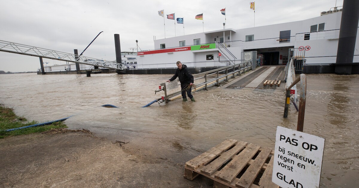 Rijn bij Lobith staat 13,63 meter hoog | Zevenaar | De Gelderlander.nl