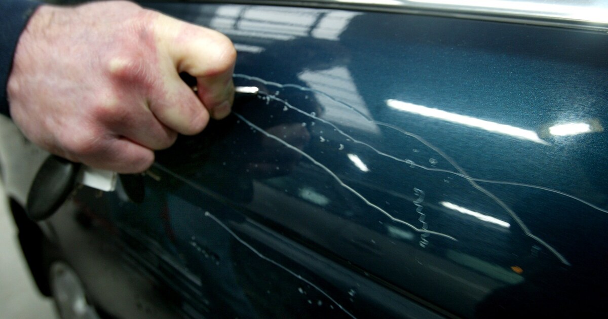 Tientallen auto’s bekrast tijdens autoshow in Assen | Nieuws | De ...