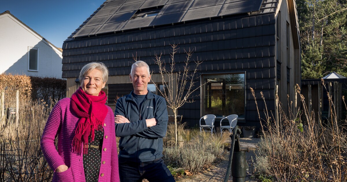 Corine en George hebben een huis van hout, stro en leem: ‘Alles kan zo ...