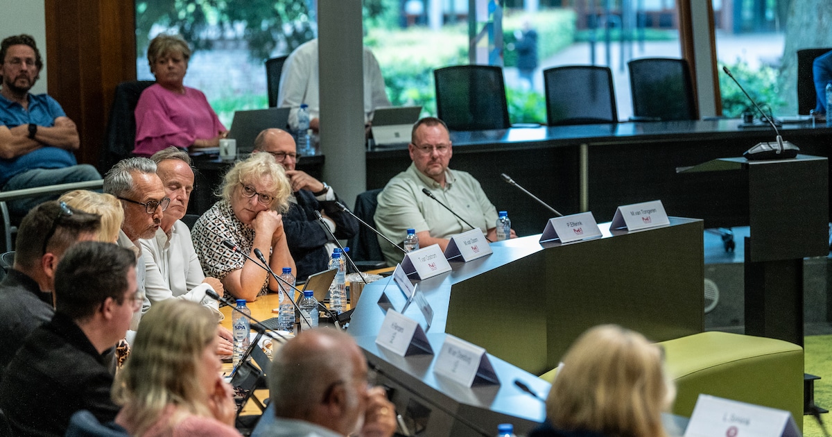 Giftige cocktail laat politieke bom ontploffen in gemeentehuis Tiel ...