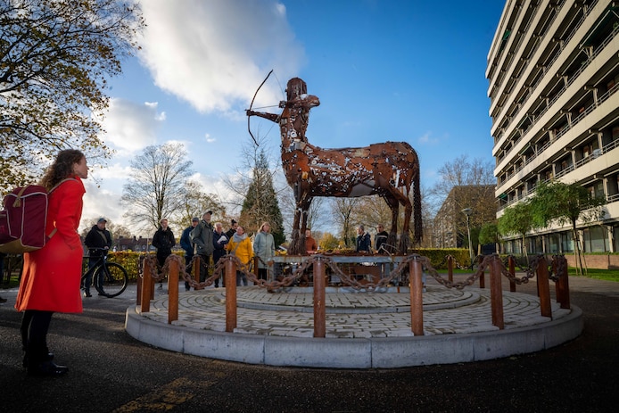 ‘Paardman’ van oude fietskettingen en elektrische heggenschaar is het begin van een ...