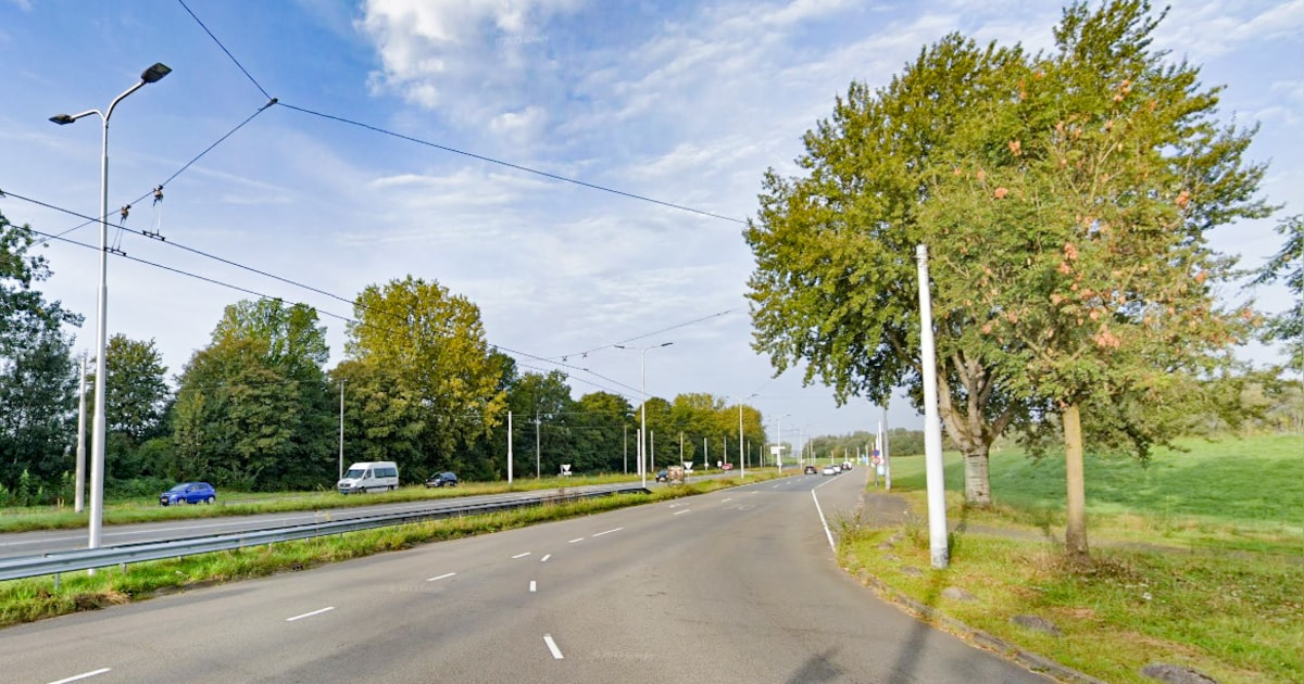 Batavierenweg krijgt aparte busstrook: bij grote drukte kan busbaan als ...