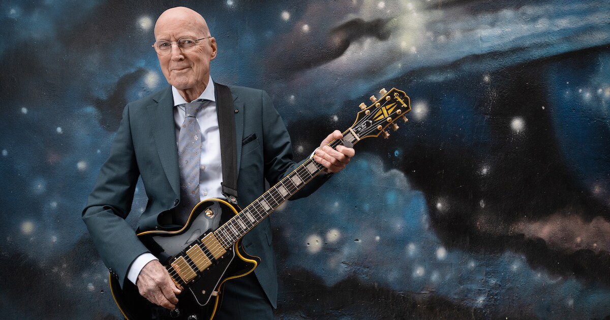 Zanger en gitarist Alfons Haket is 80 maar nog steeds ‘alive and ...