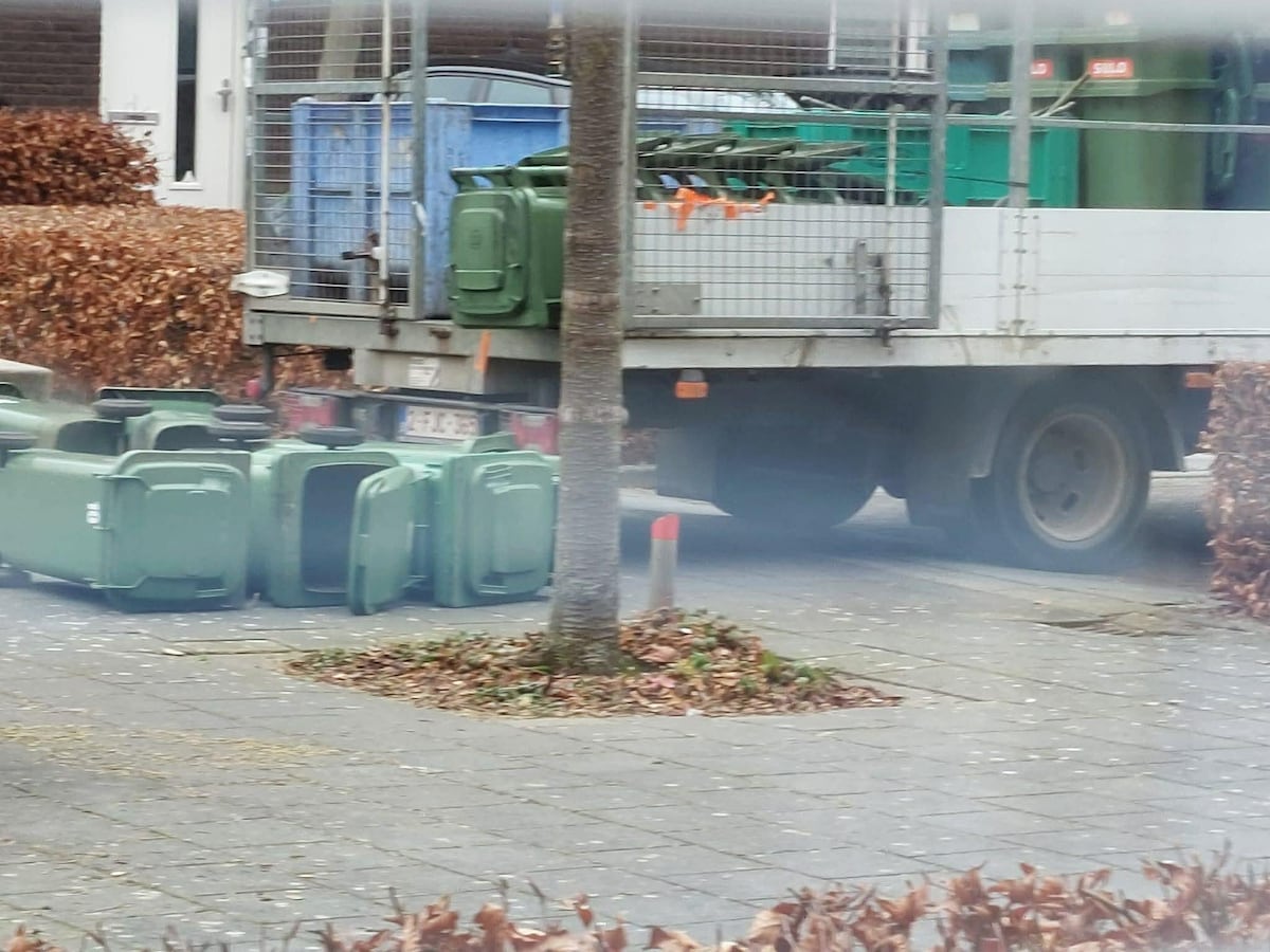 Rikky krijgt nieuwe gft-container van 180 liter en is daar helemaal ...