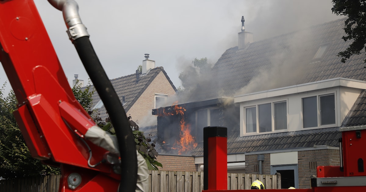 Uitslaande brand zorgt voor flinke schade aan woning | Regio | De ...