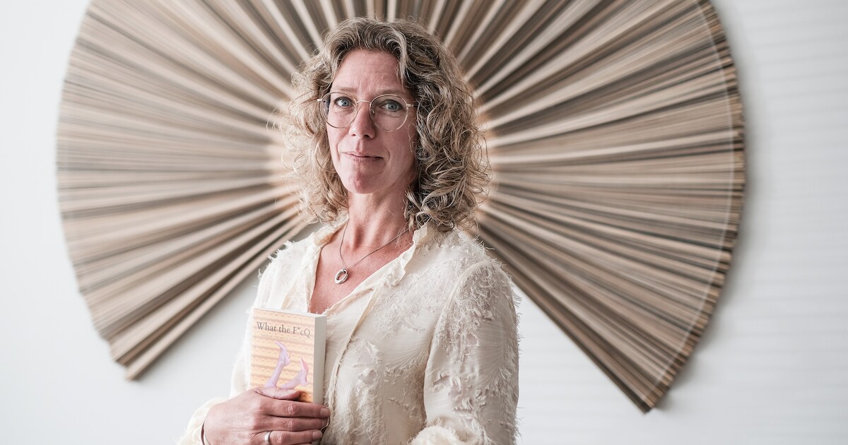 Q-koortspatiënte Deverra schreef met ‘What the F*cQ’ een licht boek ...