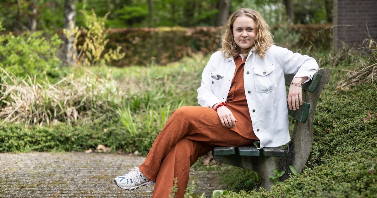 Anne (24) zat net met bordje nasi op schoot, toen ze wartaal begon uit te slaan: ‘Op dat moment ...