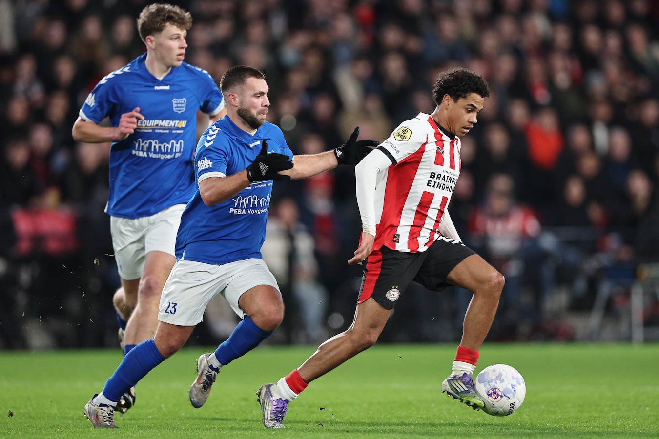 TERUGLEZEN KNVB-beker: GVVV’er Justin Spies is blij dat zijn vriendin ...
