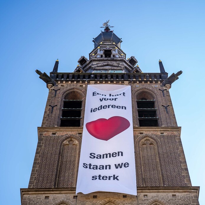 Stevenstoren dient als enorme vlaggenmast: ‘Een hart voor iedereen ️ ...