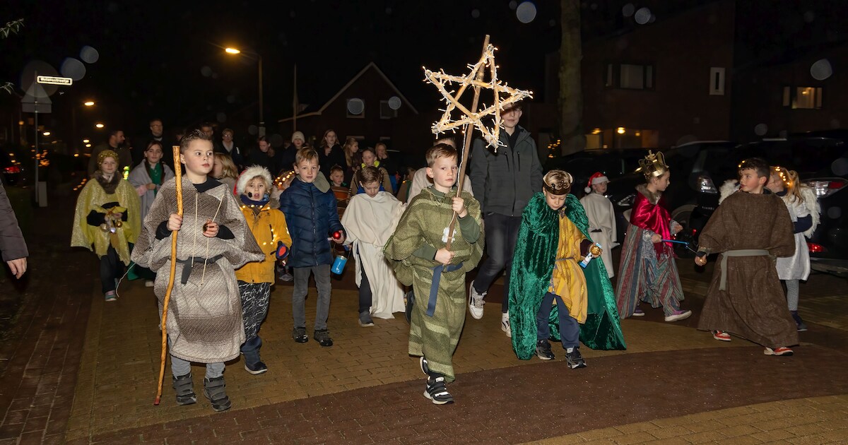 Lichtjesoptocht en kerstviering bij Kibowa kinderboerderij | Regio | De ...