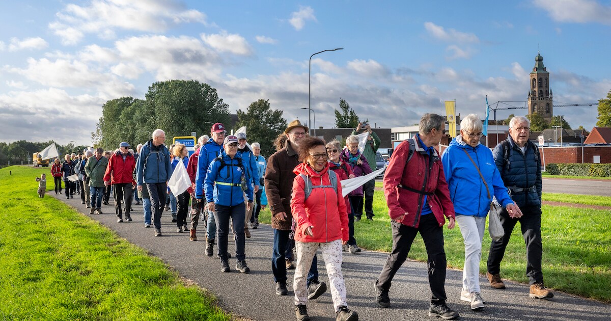 Iedereen heeft eigen verhaal tijdens evacuatietocht: ‘Ik loop mee omdat ...