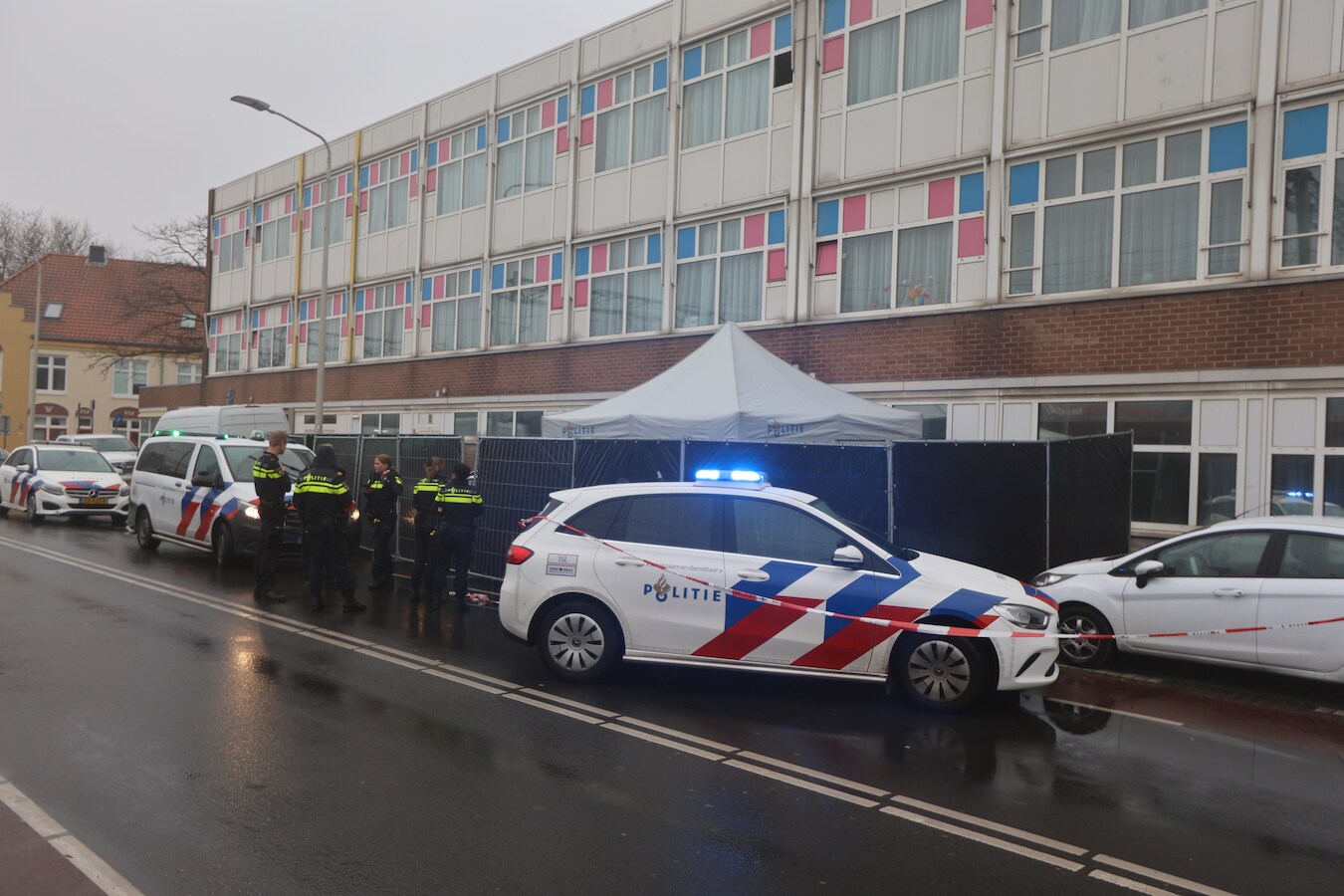 Baby die uit raam viel in Haagse Schilderswijk is overleden | Foto ...