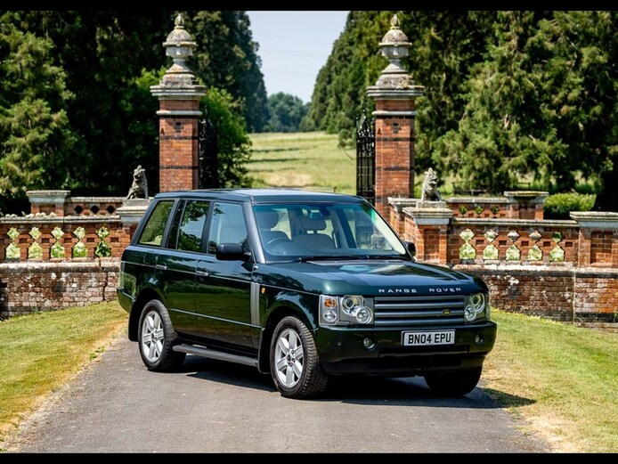 Daarom werd de Range Rover van koningin Elizabeth in vier maanden tijd ...