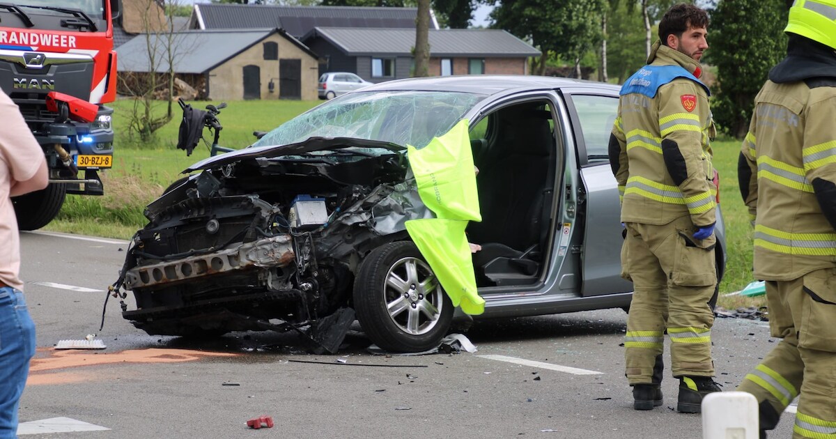 Ravage en gewonden na frontale botsing in Lunteren | Regio | De ...