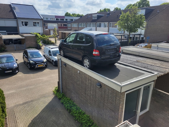 Oude auto op het dak leverde geen ventilatiesysteem op, maar wél iets ...