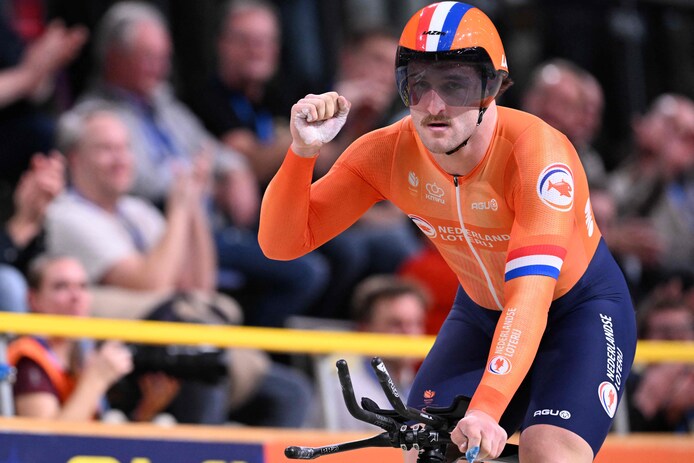 Baanrenner Daan Kool verrast met zilveren medaille op kilometer tijdrit ...