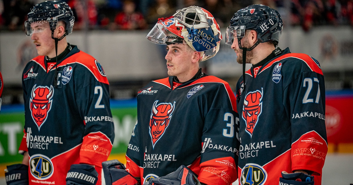Het is stil in de kleedkamer van Devils na de verloren bekerfinale ...