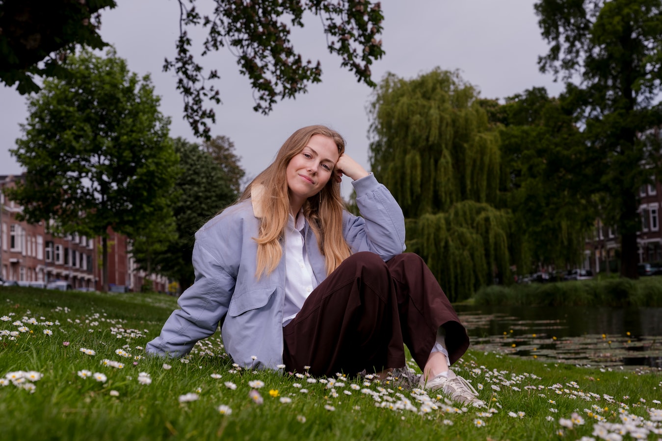 Laura (28) heeft nog een korte tijd te leven en stopt met chemotherapie ...