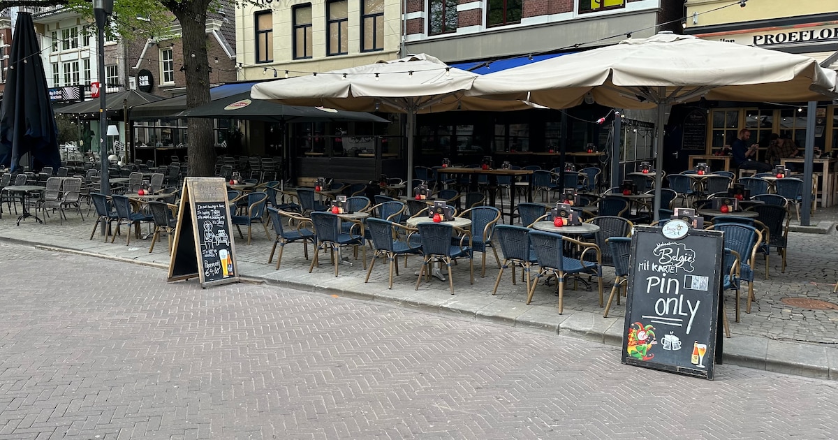 Forse kritiek op pin-only bij winkels: ‘Als ik niet contant kan betalen ...