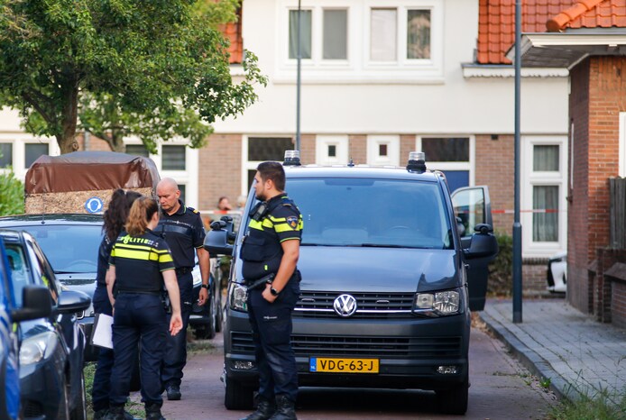 Man (48) en vrouw (54) dood gevonden in Gorinchemse woning, politie vermoedt een misdrijf | Home ...