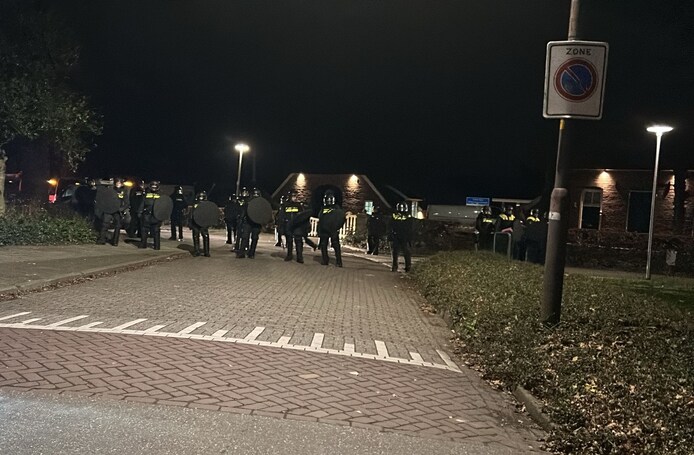 Politie in Twente beleeft onstuimige nacht | Enschede | gelderlander.nl