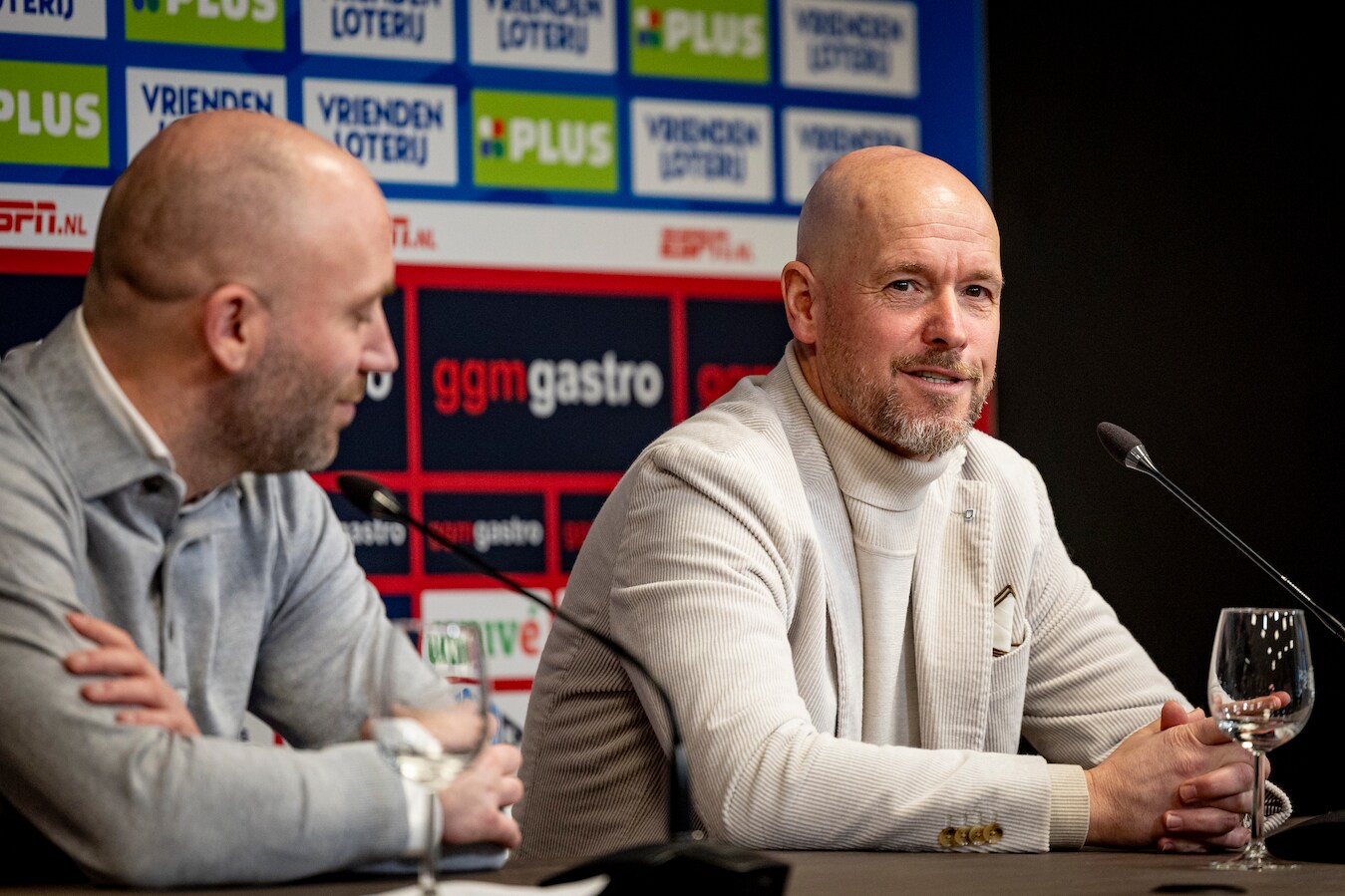 Erik ten Hag is blij, ambitieus en weet wat hij wil: ‘Ik leef mijn ...