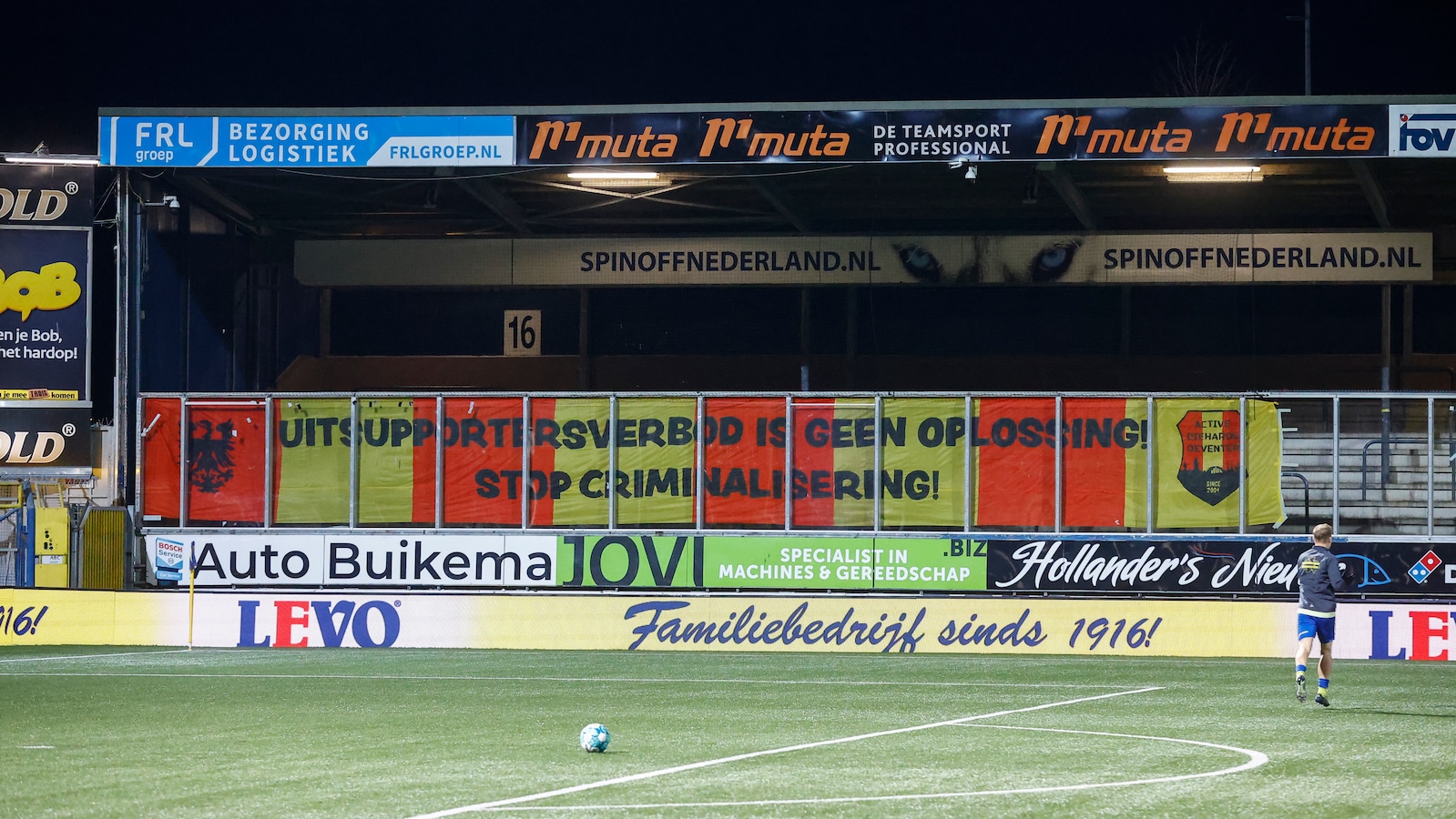 Op Cambuurplein hoort Van Dop GA Eagles verliezen: ‘Met nederlaag beter ...