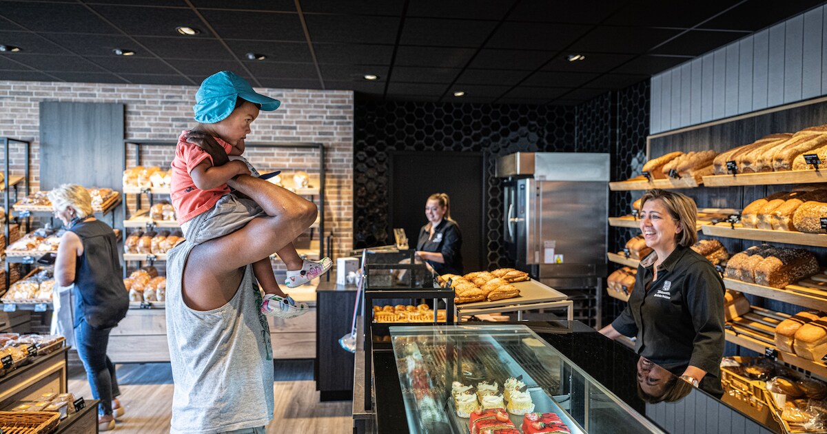 Dreumel heeft weer een bakker want Esther en Jelle gaan door waar tante ...