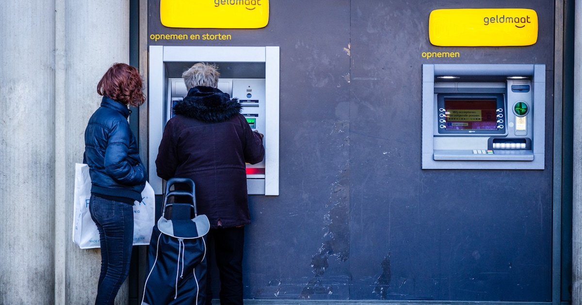 Nieuwe manier van geld pinnen in Winterswijk: ‘Hier kan je om hulp ...