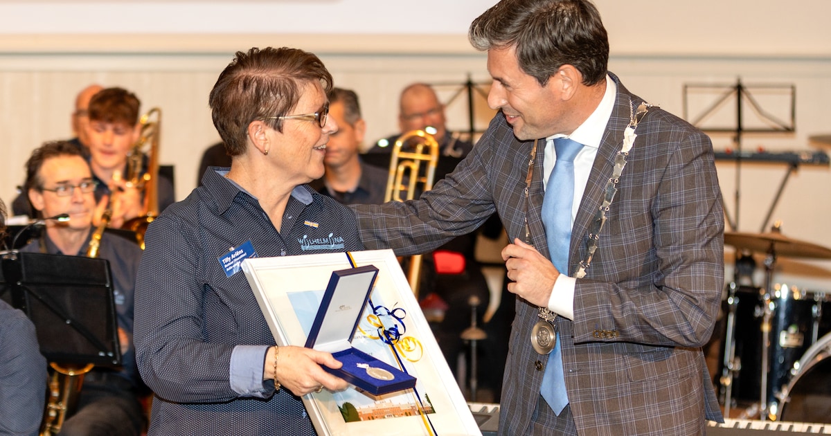 Koninklijke eer voor eeuw oude fanfare van Nederasselt | Heumen | De ...