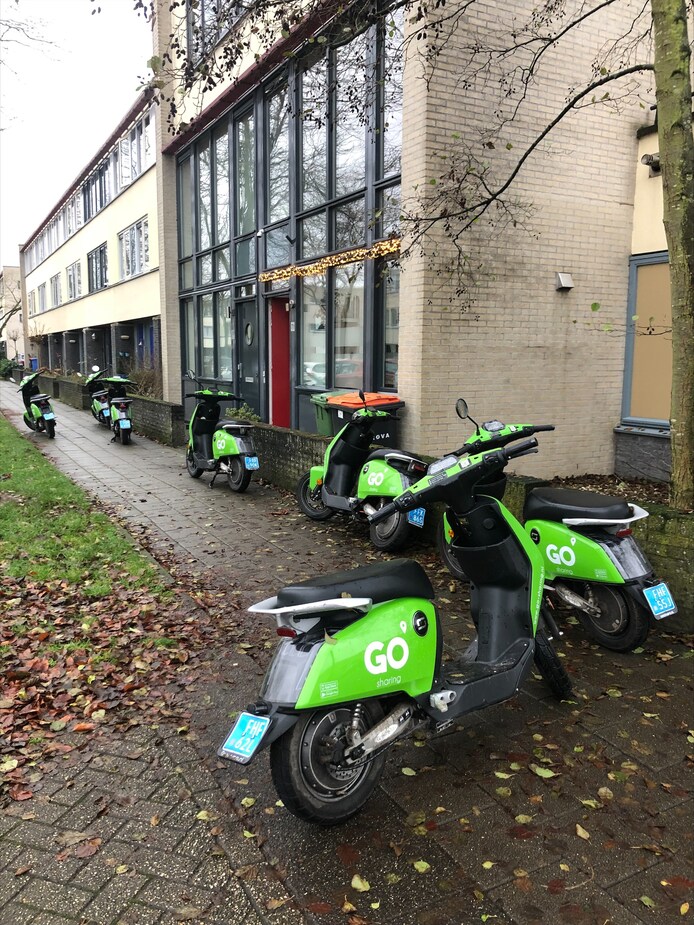 Scooters Go Sharing blijven bron van irritatie: deze familie vond er ...