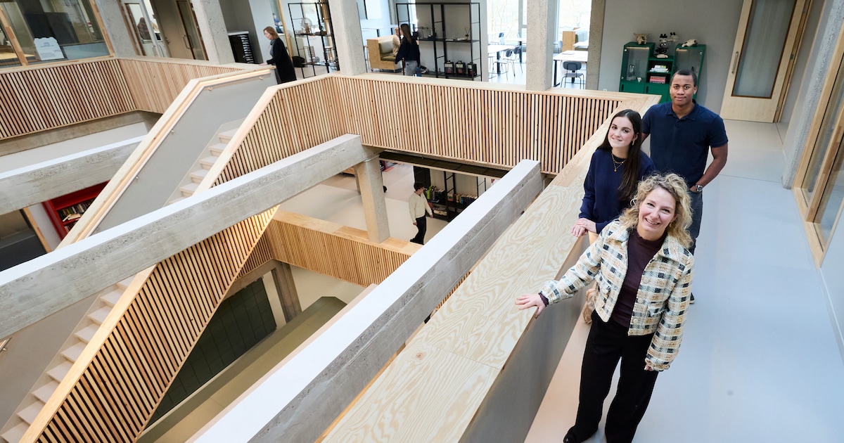 Leerlingen starten nieuwe jaar in compleet vernieuwd Montessori College ...