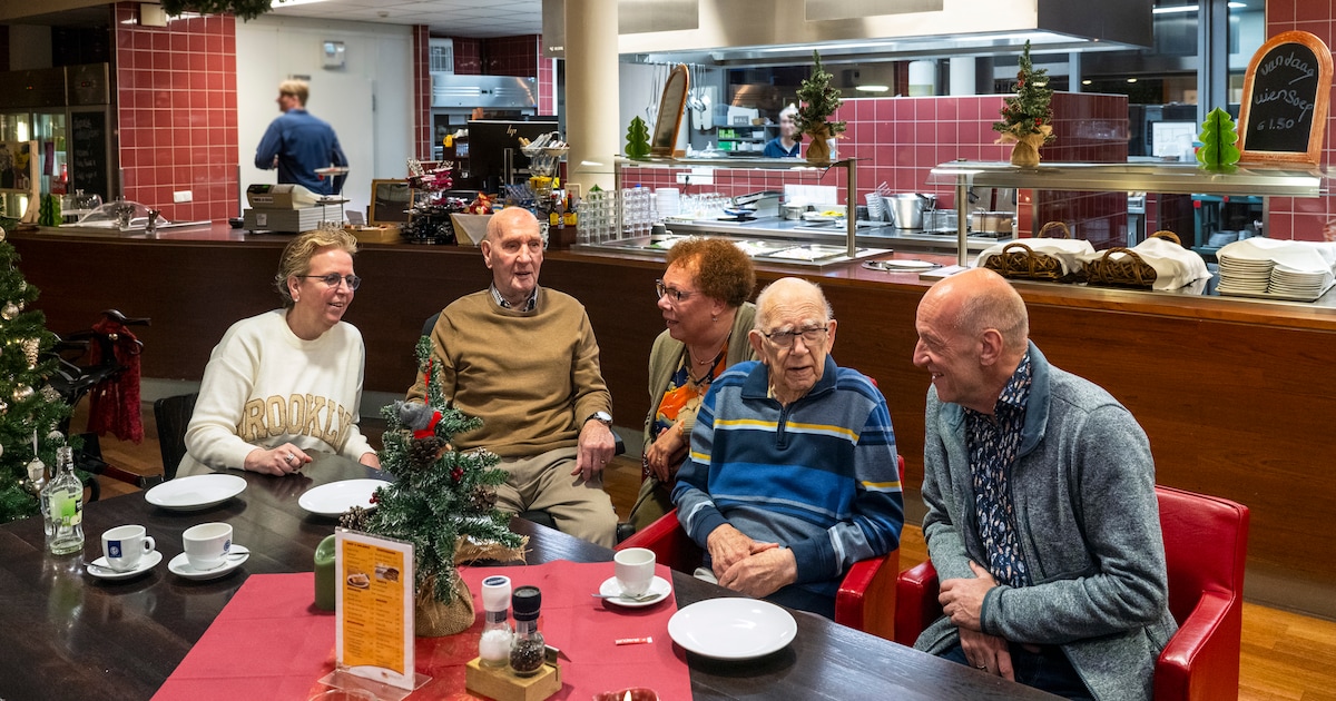 Waar moeten Arnhemse ouderen nu ’s avonds eten? Ongeloof over wachten ...