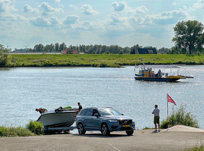 Brullen met je boot dat snap ik wel, maar brullen tegen ...