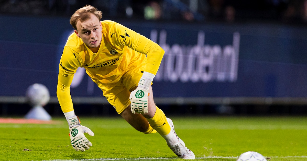 Niek Schiks verlengt zijn contract bij PSV en gaat daarna voor de ...