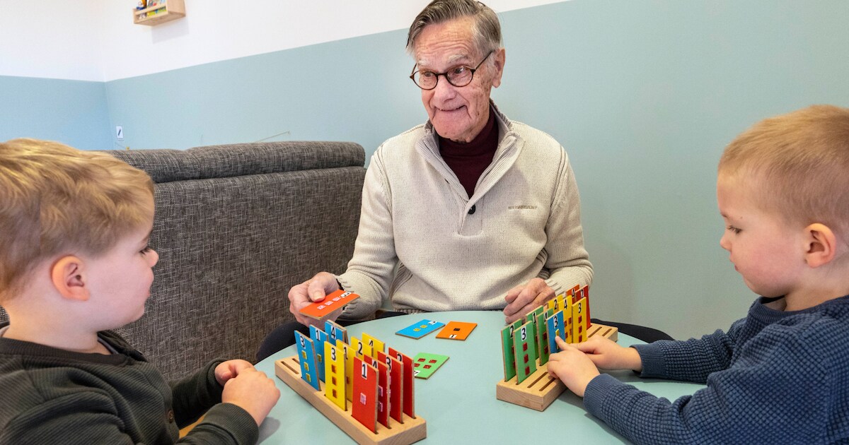 Peuters leren tellen met spel van 83-jarige oud-onderwijzer: ‘Kinderen ...