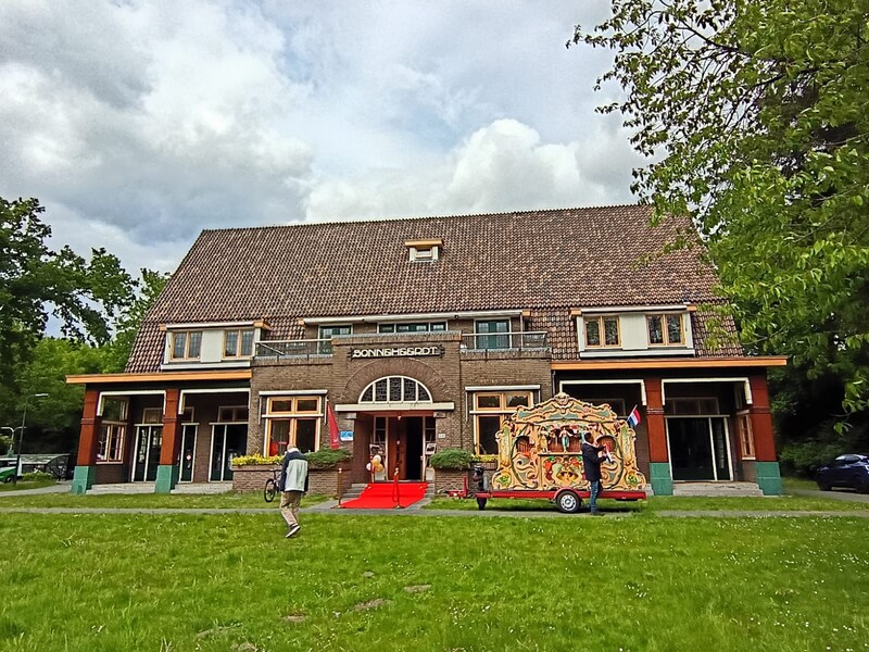 100 jaar Sonneheerdt Wolfheze: warm gebouw waarin zusters leerden ...
