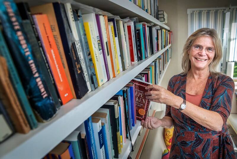 Karin Anema geeft lezing over rouwrituelen wereldwijd | Regio | De ...
