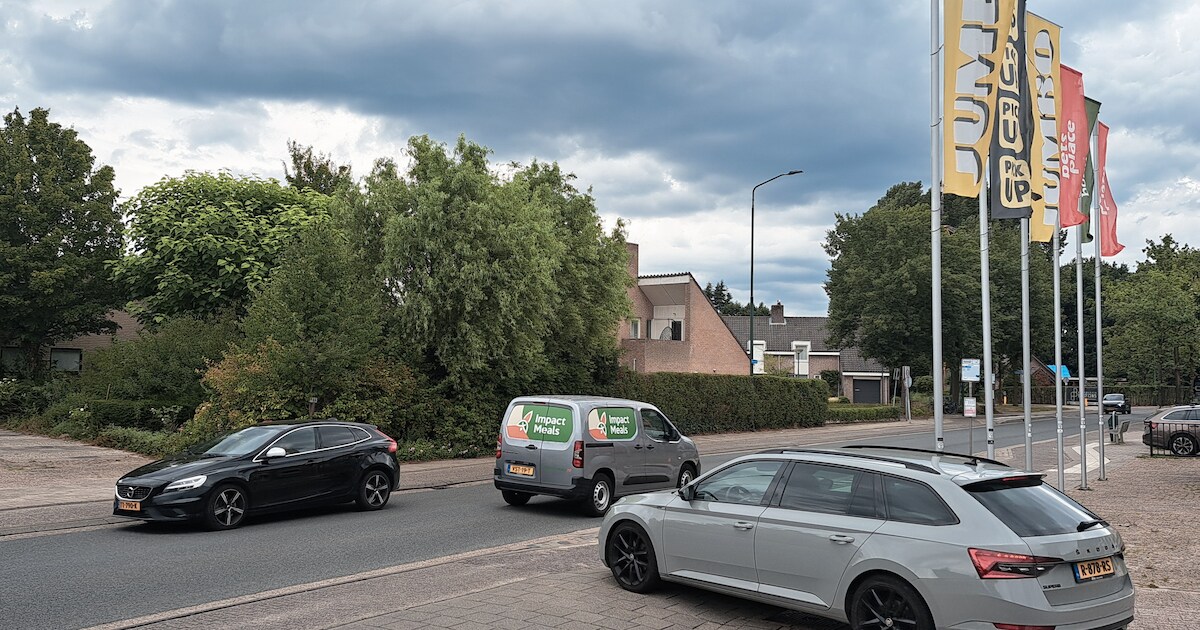 Breda denkt na over aanpak ‘onveilige’ Jumbo-inrit in Ulvenhout ...