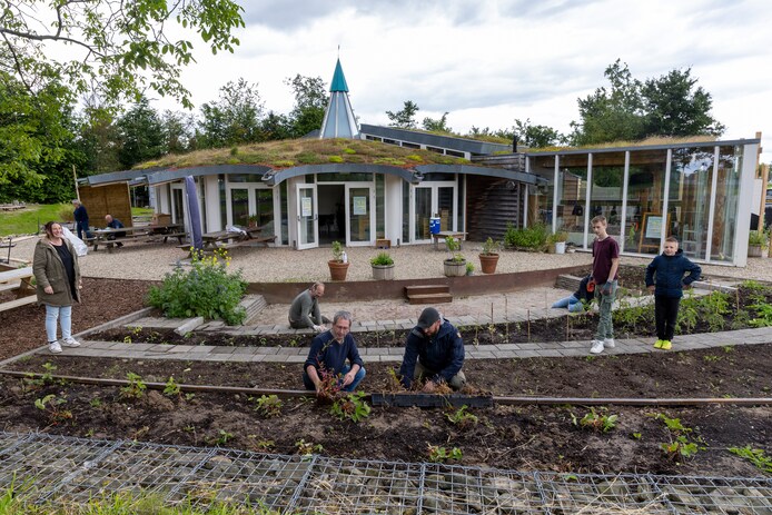 Veronique en Peter openen een nieuw wijkcentrum in Zevenaar: ‘Dit is ...