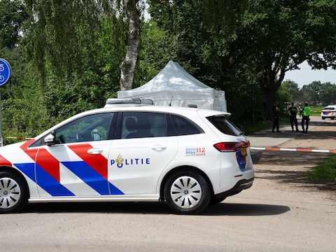 Dode gevonden in sloot in Herpen, politie zoekt man met ontbloot ...