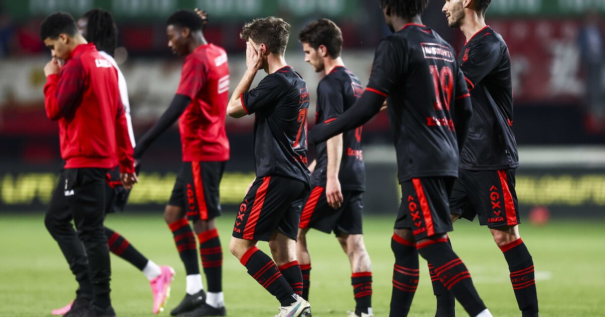 NEC beleeft ontnuchterende avond in onneembare vesting, na afstraffing ...