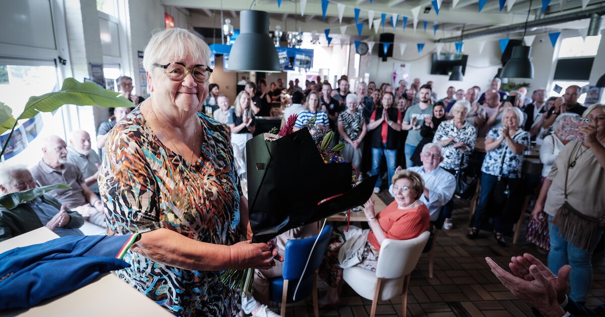 ‘De moeder van OBW’ krijgt een lintje tijdens jubileumfeest: ‘Zo lang ...