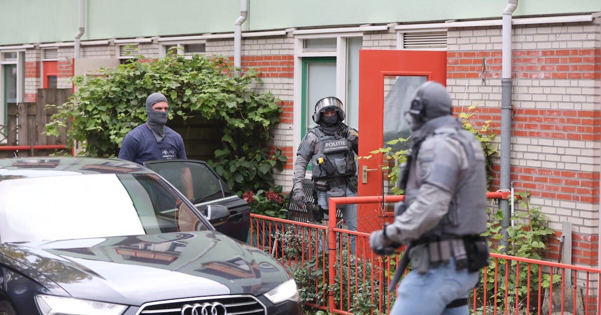 Politie houdt rekening met meer aanhoudingen na invallen in Huissen en Arnhem | Lingewaard ...