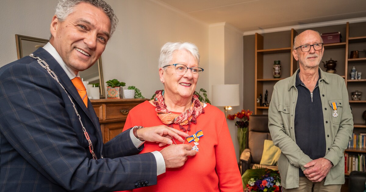 Jos (75) krijgt onverwacht een lintje, maar dan volgt de verbazing: ook ...