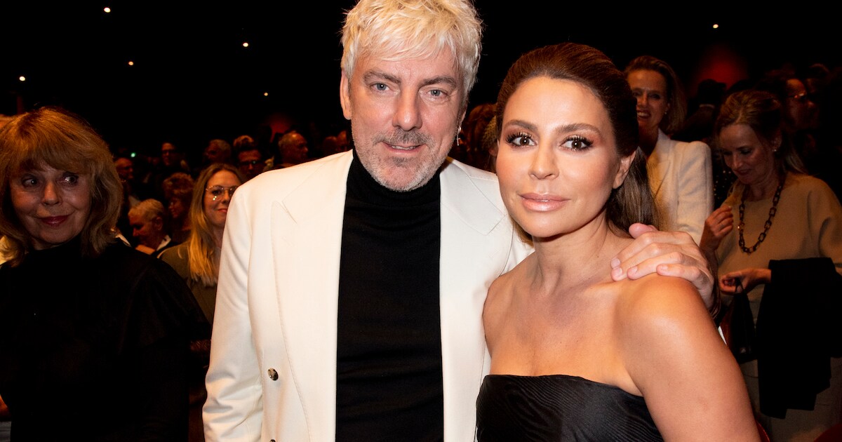 Hilariteit om Ruud de Wild die make-upvideo van Olcay inspreekt ...